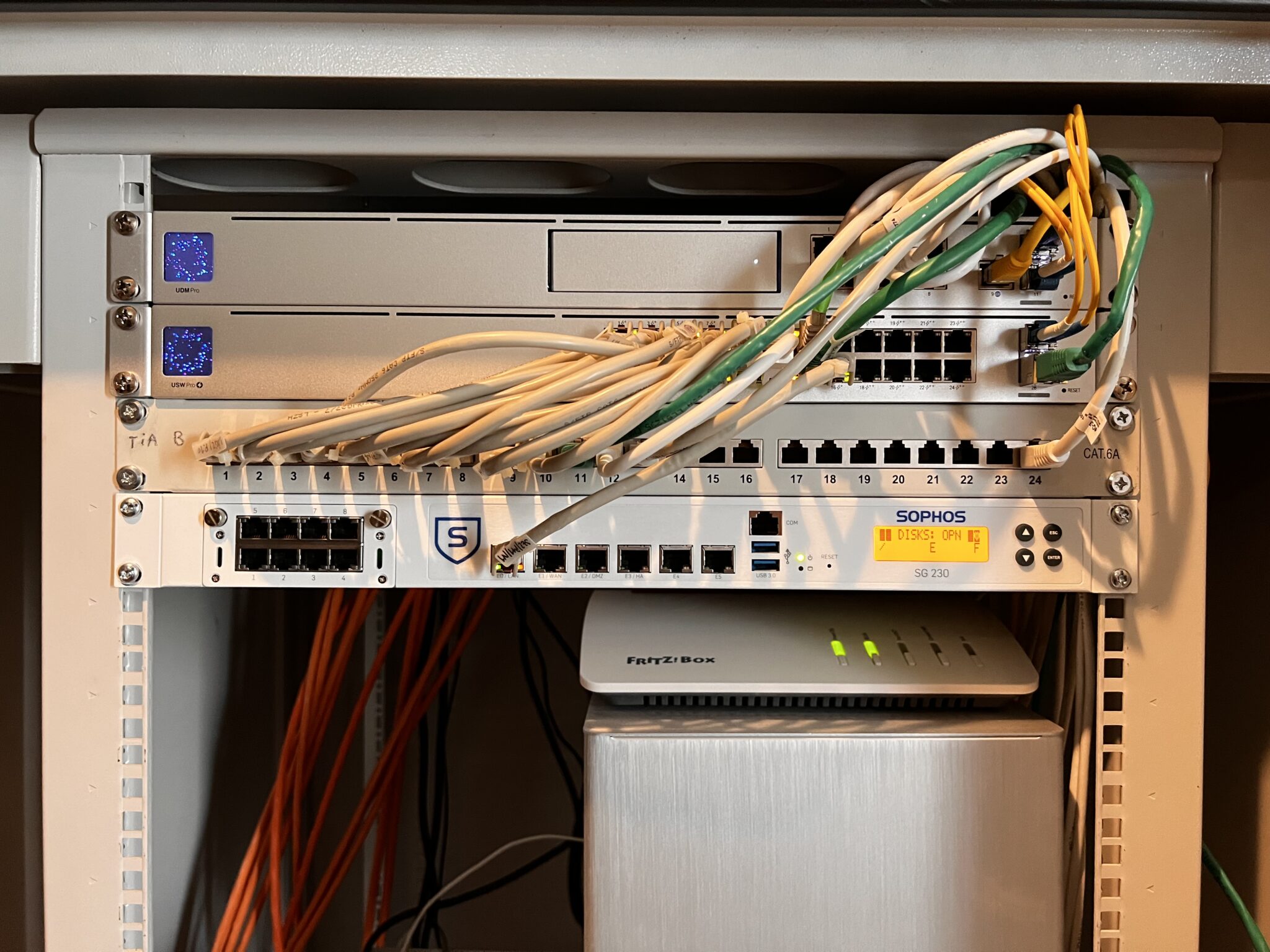 Sophos SG 230 Rev. 1 mit OPNsense (inkl. Display) – Leibling.de